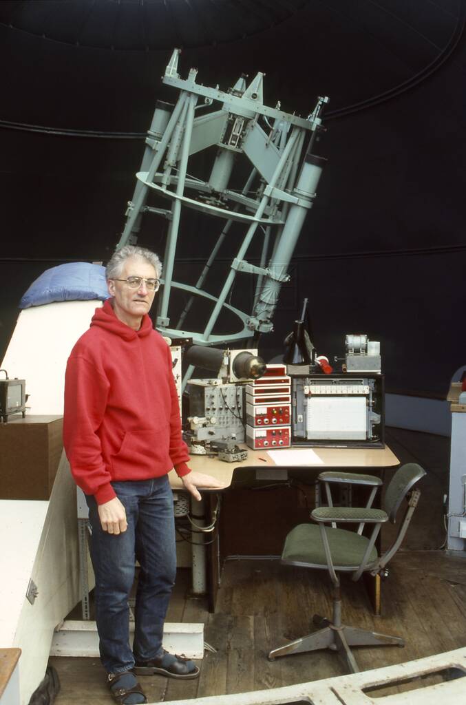 Professor Roger Griffin and the Cambridge 36-inch telescope