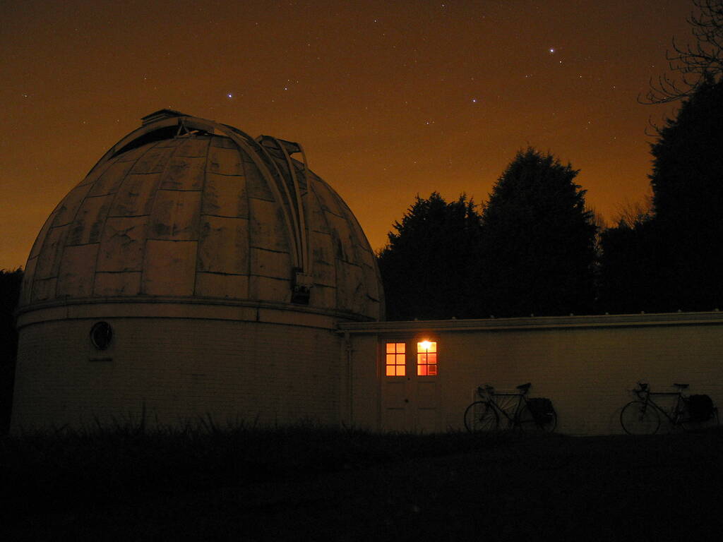 Professor Roger Griffin and the Cambridge 36-inch telescope
