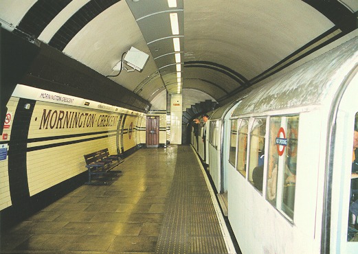 1959 stock stopping at Mornington Crescent for the very last time
