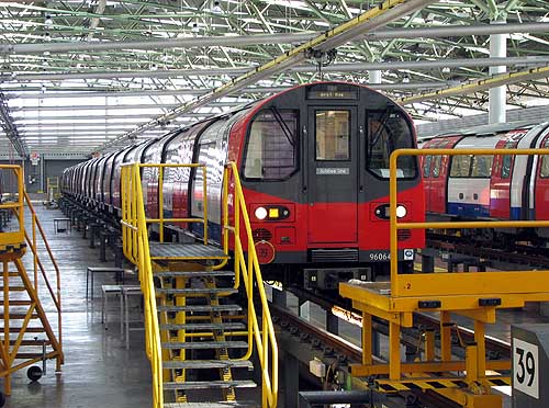 SQUAREWHEELS.org.uk – 1996 tube stock