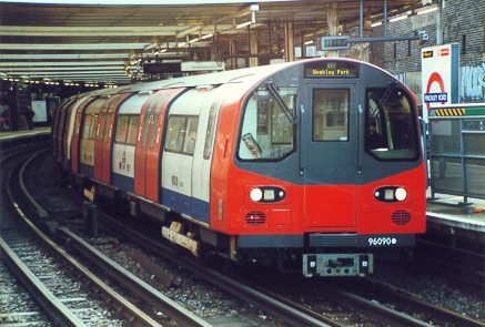 SQUAREWHEELS.org.uk - 1996 tube stock